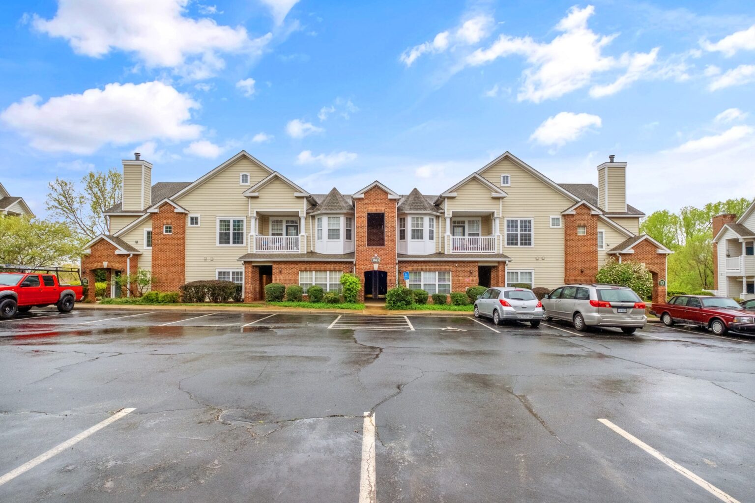Darian Cochran - Avenue Realty