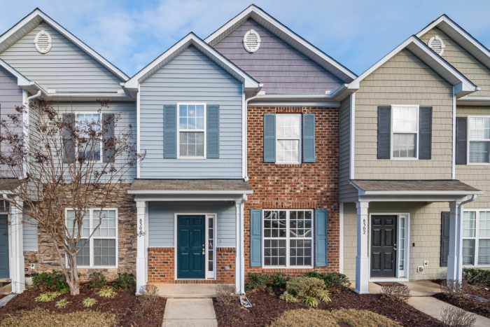 Living With an HOA: The Pros and Cons of Homeowners Associations ...